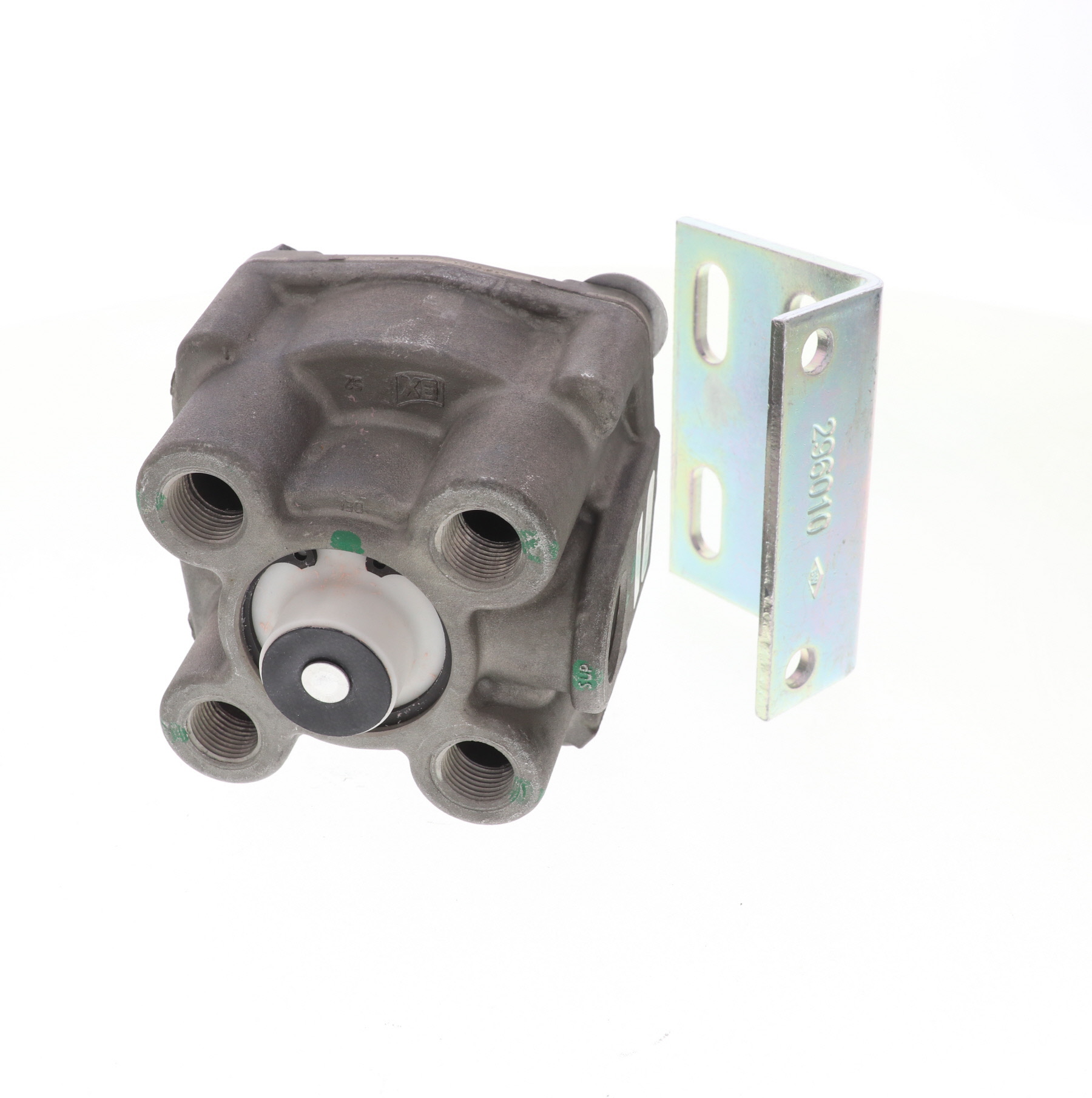 065104BXW | Kenworth® | VALVE-A/M W/BRACKET | Source One Parts Center